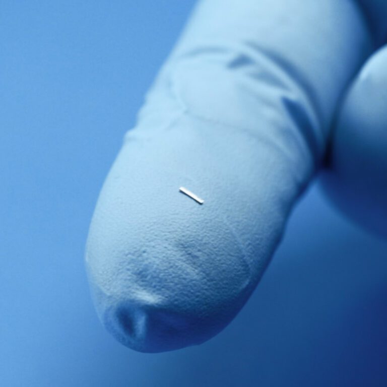 Narrow-Linewidth Semiconductor Lasers - indie